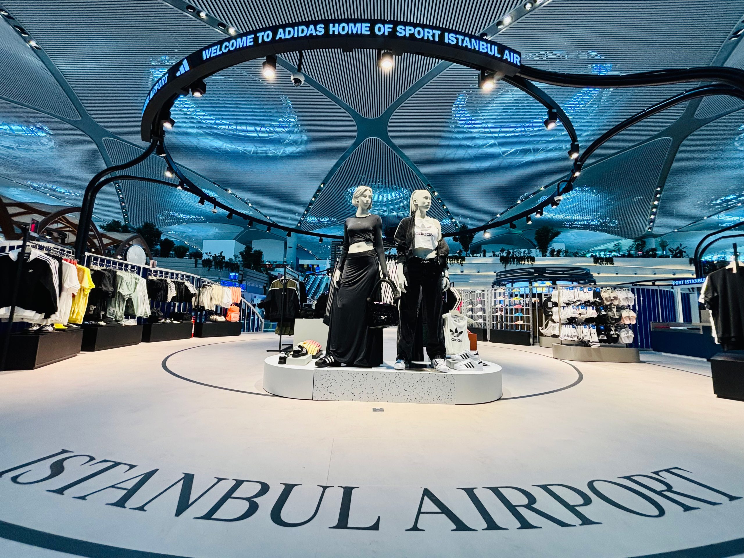 Adidas’tan İstanbul Havalimanı’na Yeni Mağaza - Mall Report
